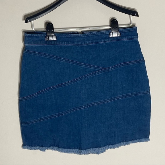 BCBGeneration | Skirts | Bcbgeneration Nwt Frayed Hem Mini Denim Skirt ...